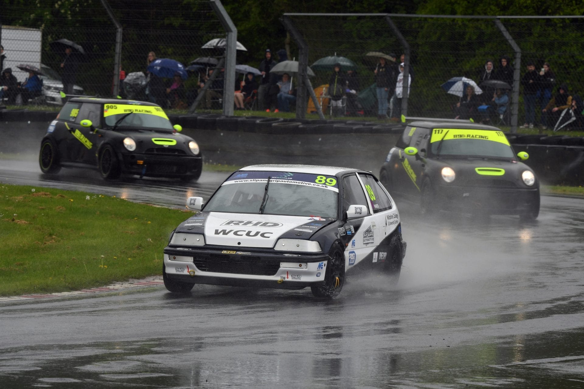 CCRC RACING HEATS UP AT MAY MADNESS – Castle Combe Race Circuit